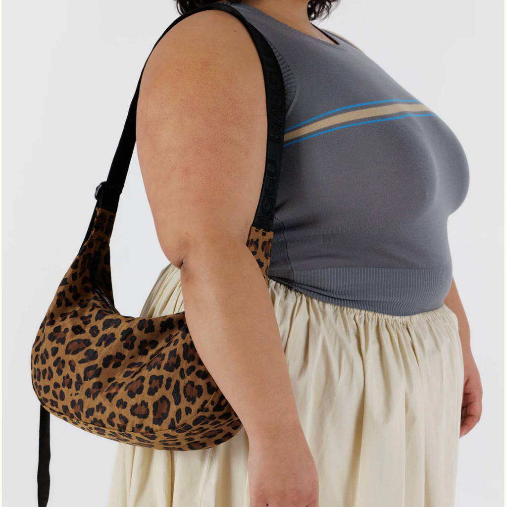 Baggu Medium Nylon Crescent Bag - Leopard Print – The Consortium